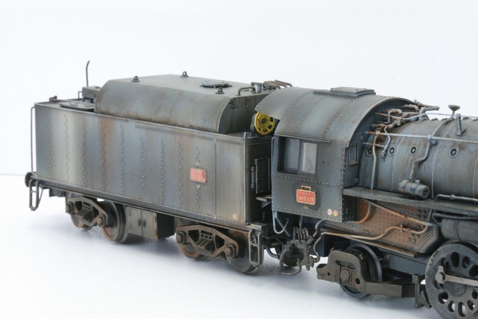 Patine sur la base locomotive vapeur 141R, Jouef | SMCF