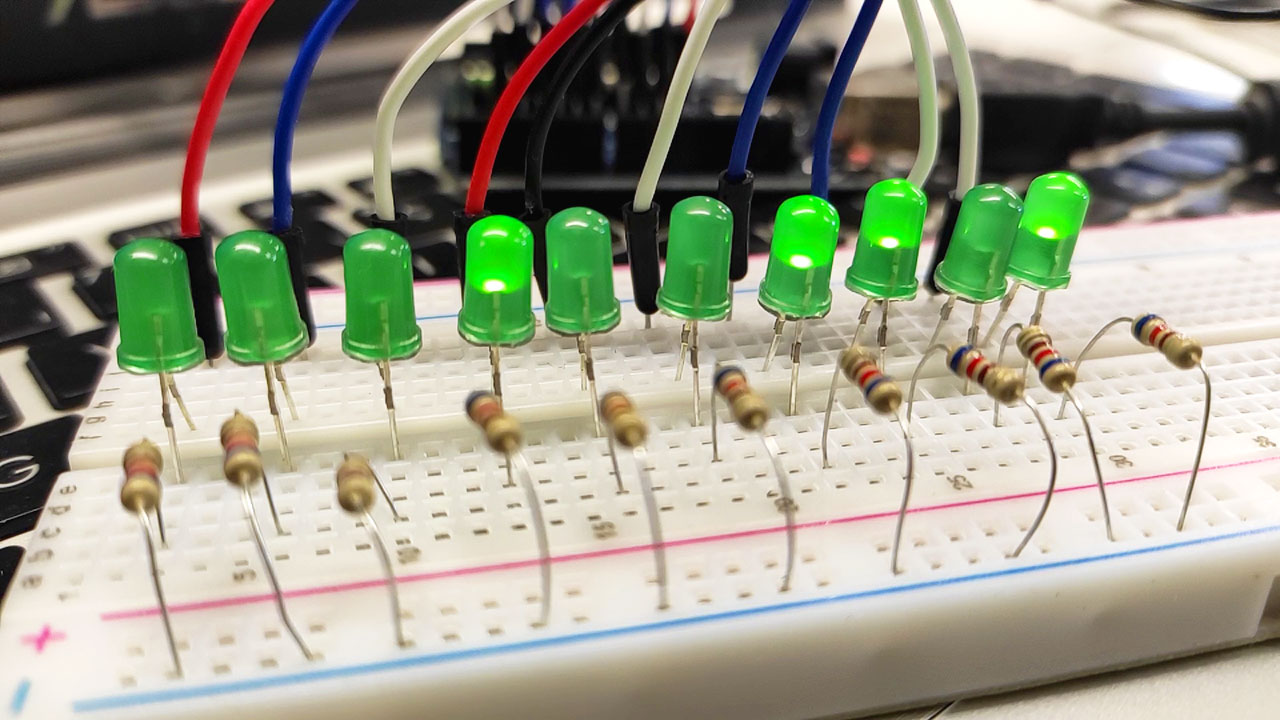 Éclairer ses bâtiments aléatoirement avec Arduino | SMCF